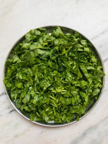 Easy Indian Saag Recipe (Quick Spinach Curry)