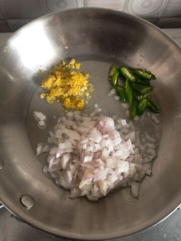 Easy Indian Saag Recipe (Quick Spinach Curry)