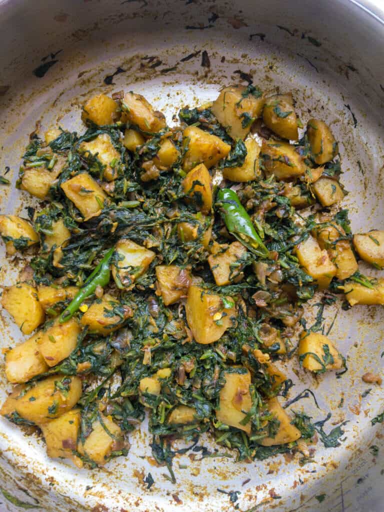 Easy Palak Aloo (Spinach and potato curry) - Everyday Nourishing Foods
