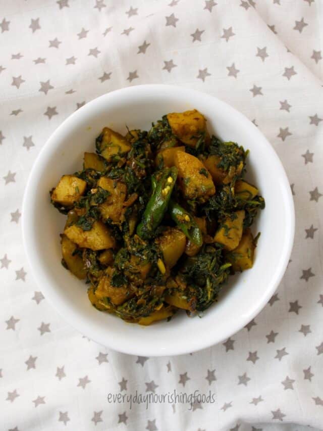Easy Palak Aloo (Indian Spinach and potato curry) - Everyday Nourishing ...