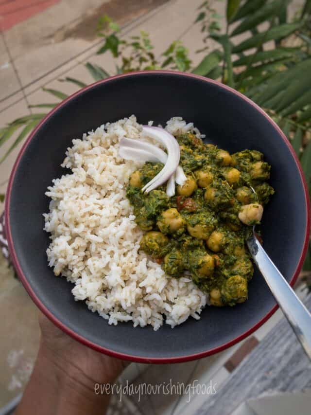 Chana Saag (Indian Chickpea and Spinach Curry) - Everyday Nourishing Foods