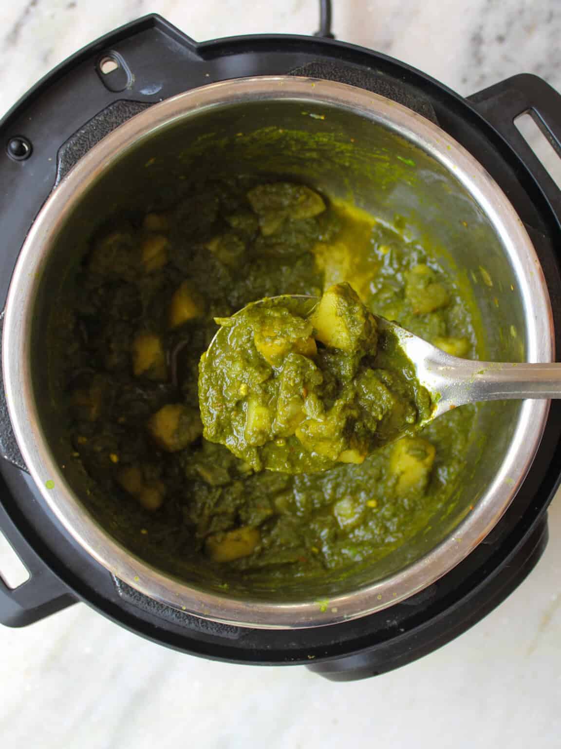 Saag Aloo Recipe | Easy Indian Spinach Potato Curry - Everyday ...