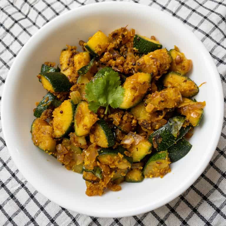 Quick Indian Zucchini Curry Recipe – Ready in 20 Minutes! - Everyday ...