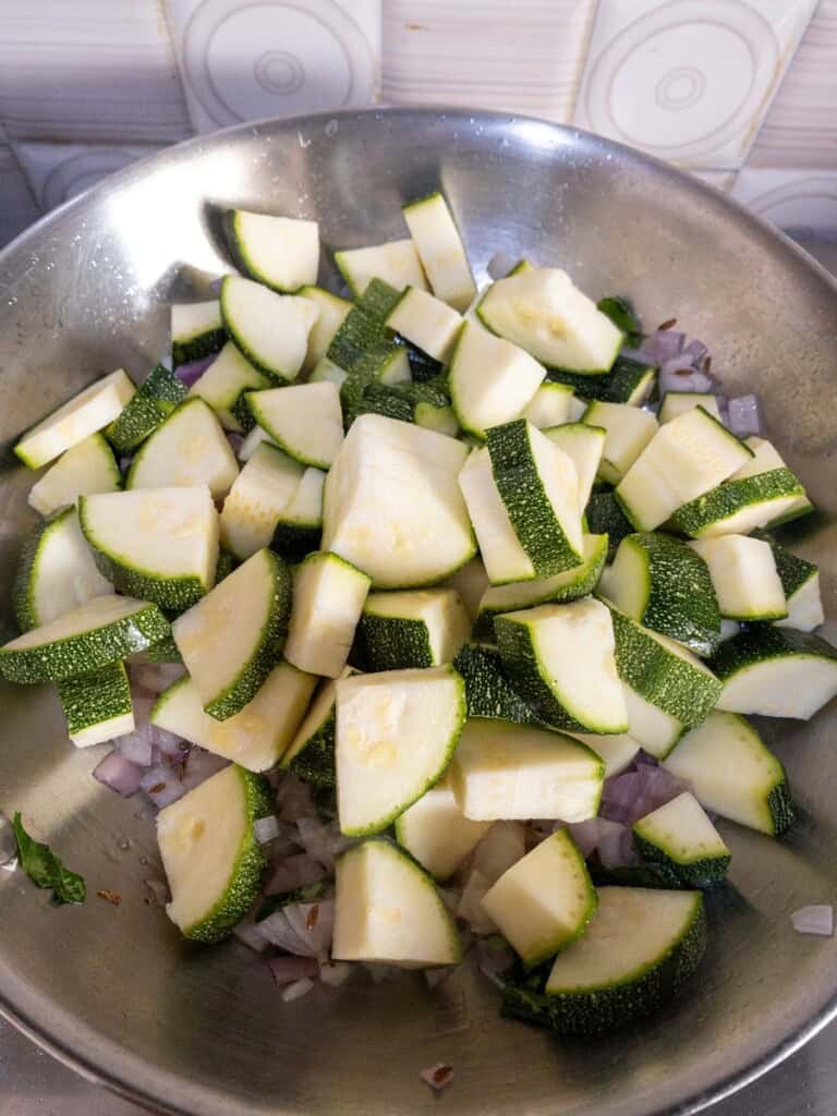 Quick Indian Zucchini Curry Recipe – Ready in 20 Minutes! - Everyday ...