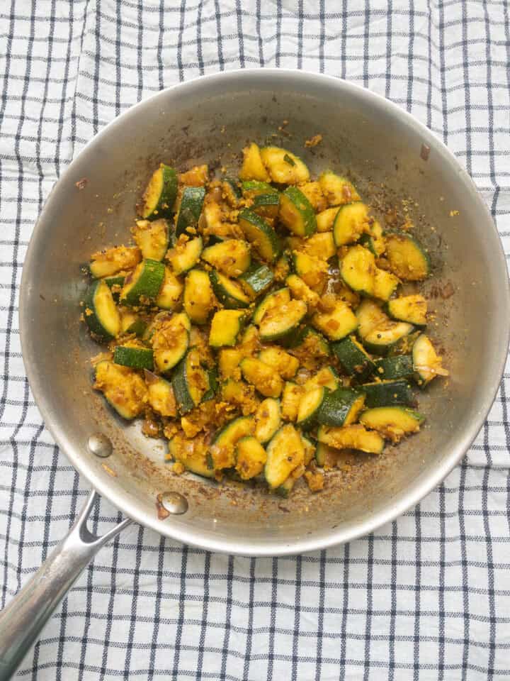 Quick Indian Zucchini Curry Recipe – Ready in 20 Minutes! - Everyday ...