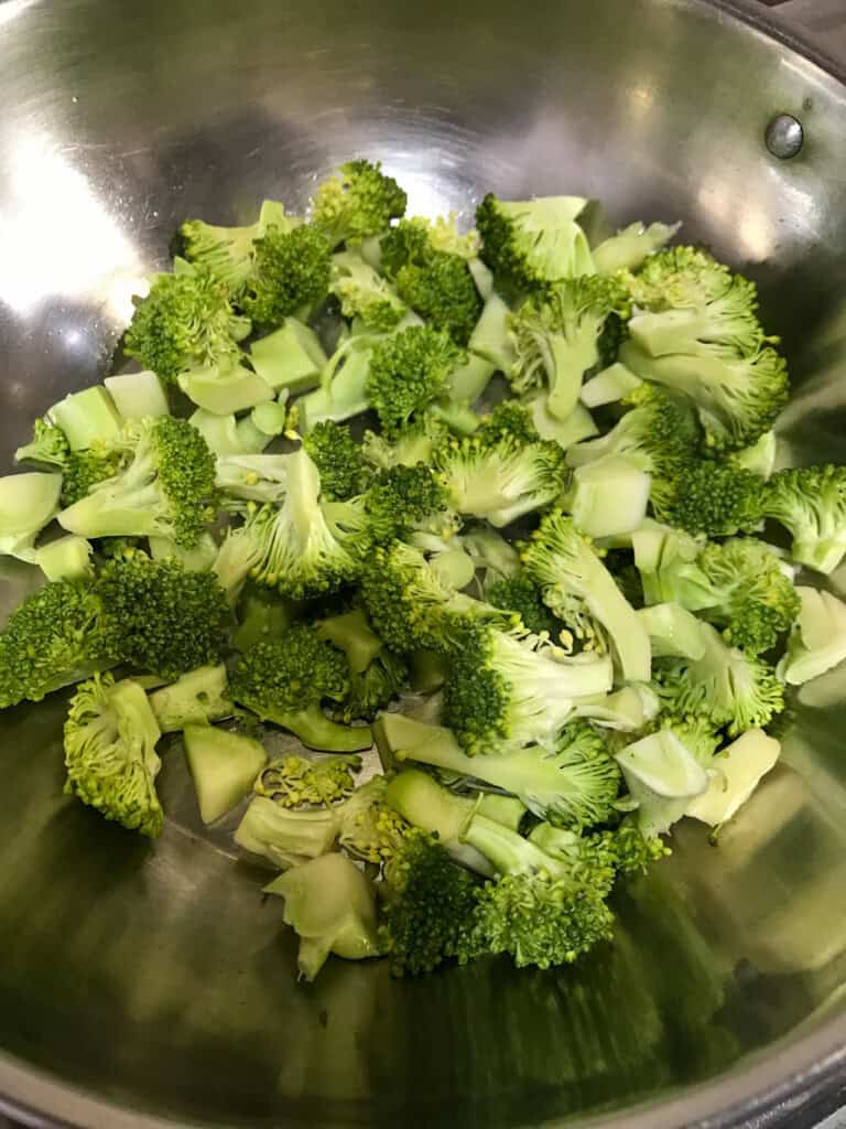 Easy Broccoli Paneer Curry - Indian Cottage Cheese & Broccoli Curry