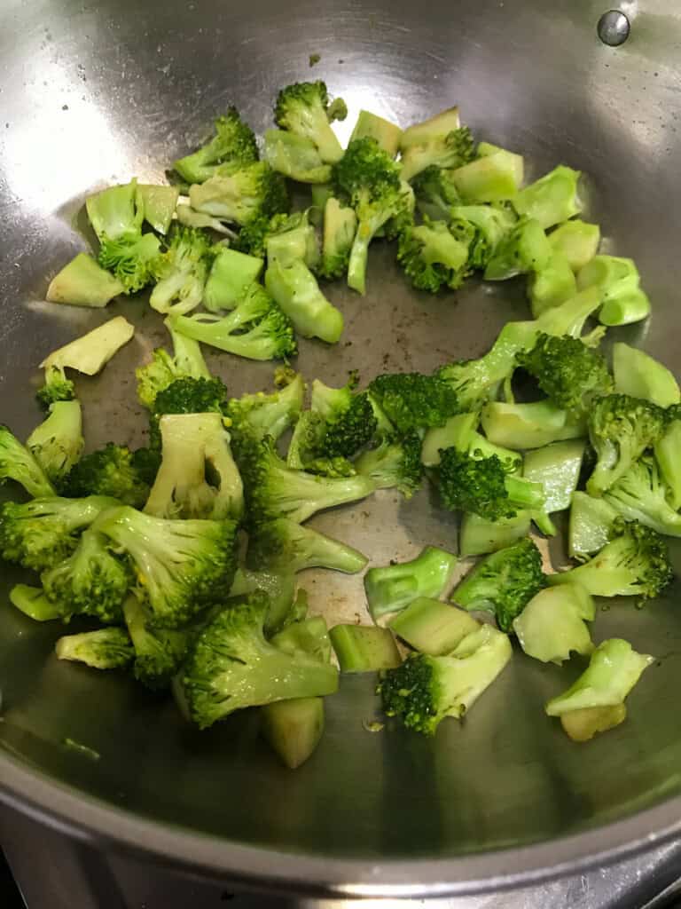 Easy Broccoli Paneer Curry - Indian Cottage Cheese & Broccoli Curry