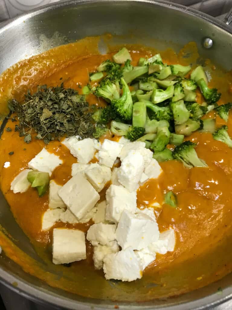 Easy Broccoli Paneer Curry - Indian Cottage Cheese & Broccoli Curry
