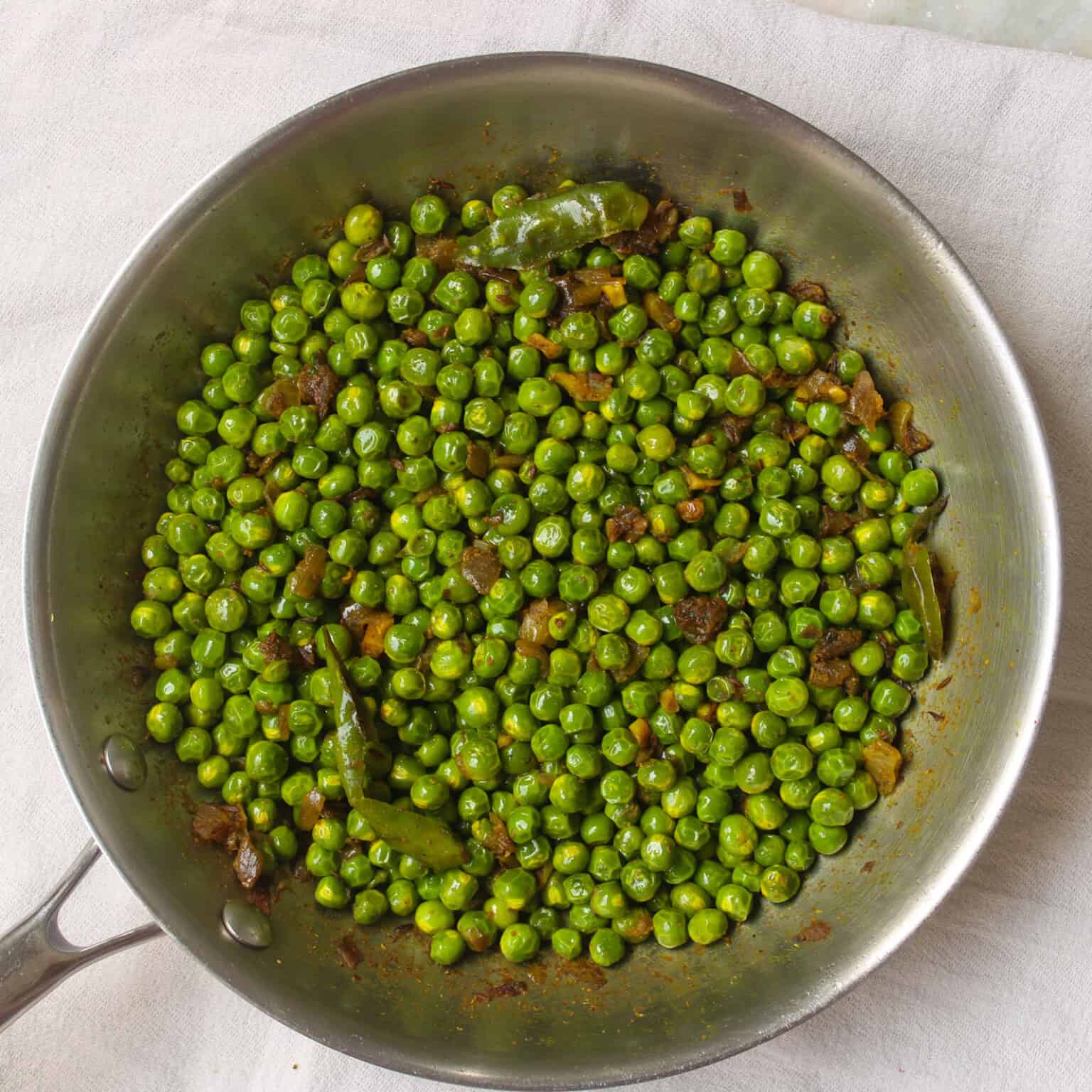 Indian Spiced Sautéed Green Peas (Quick & Simple) - Everyday Nourishing ...